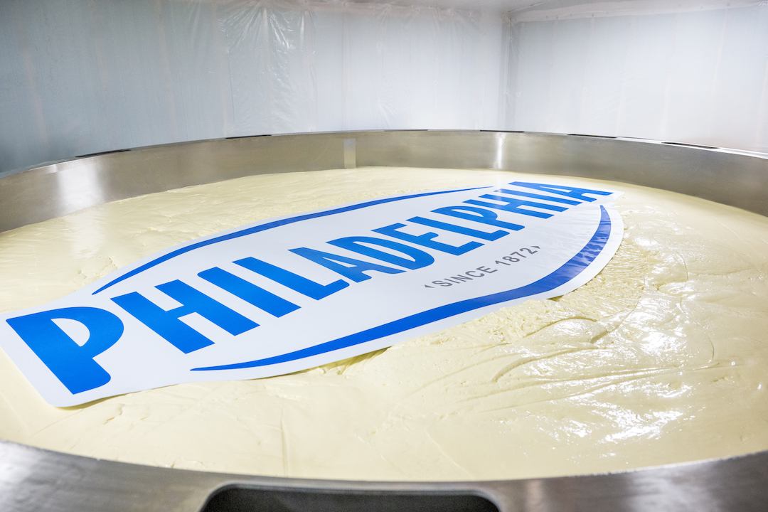 Philadelphia Cream Cheese's giant cheesecake gets Guinness World Record ...