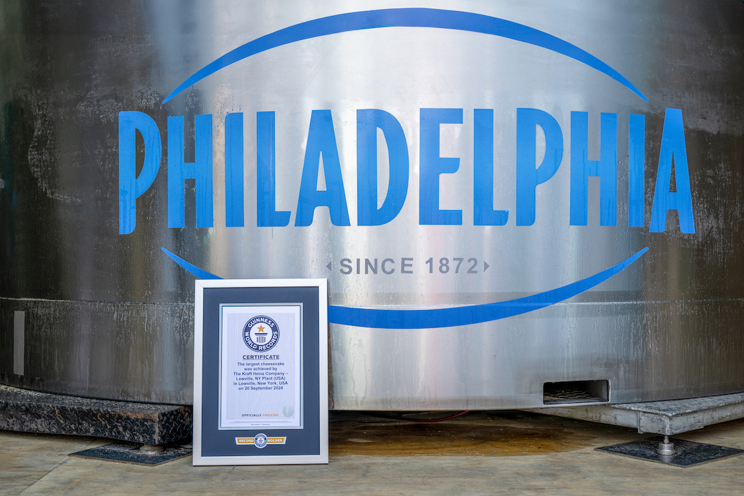 Philadelphia Cream Cheese's giant cheesecake gets Guinness World Record ...