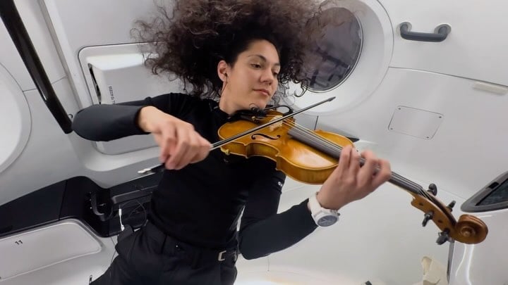 SpaceX astronaut becomes first musician to perform a solo recital in ...