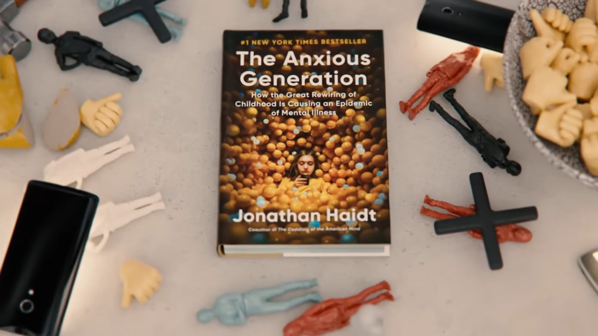 Bill Gates shares 2024 holiday book list to help you adjust to a fast ...