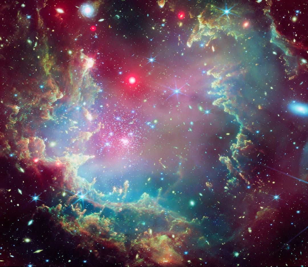 NASA telescopes capture Christmassy star clusters that make dazzling ...