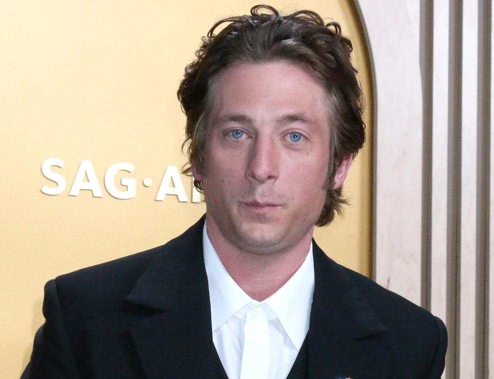 Louis Vuitton names 'The Bear' actor Jeremy Allen White as its new ...