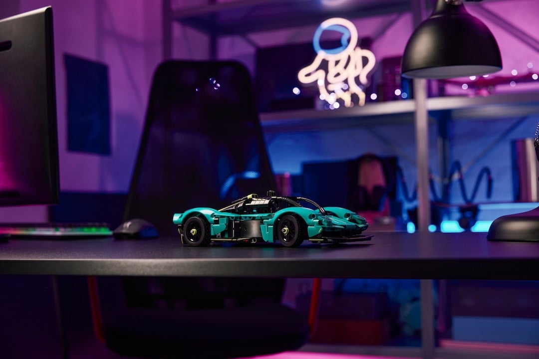 LEGO & Aston Martin rev onto shelves with 707-piece Valkyrie hypercar ...