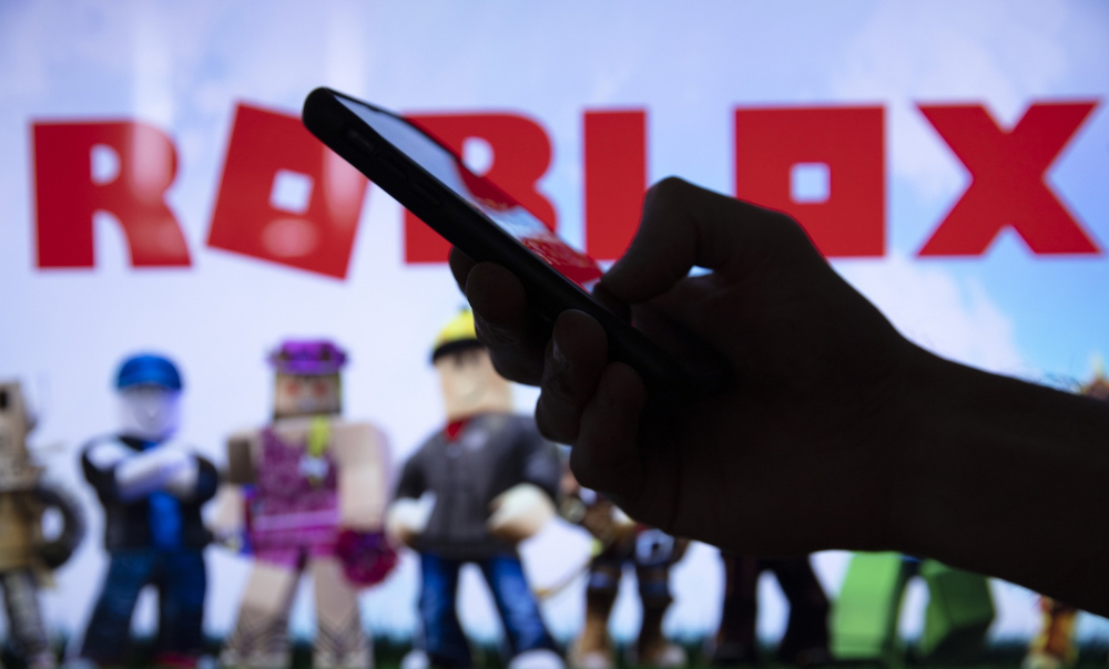Roblox bans predator-hunting YouTuber 'Schlep', fueling outrage in the ...