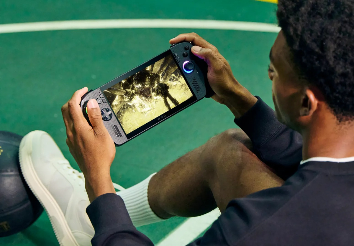 Microsoft's handheld Xbox consoles come into play—with prices that aren ...