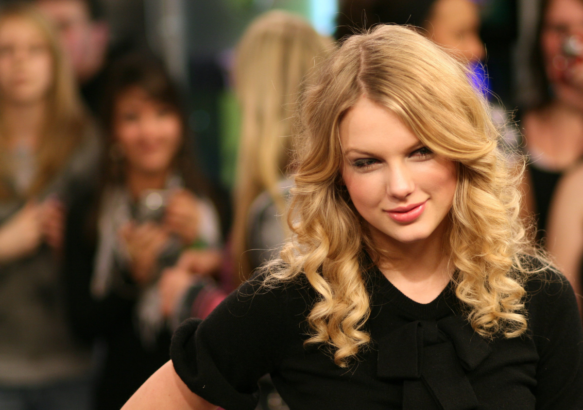 Taylor Swift becomes second-youngest in history to make 'Songwriters ...