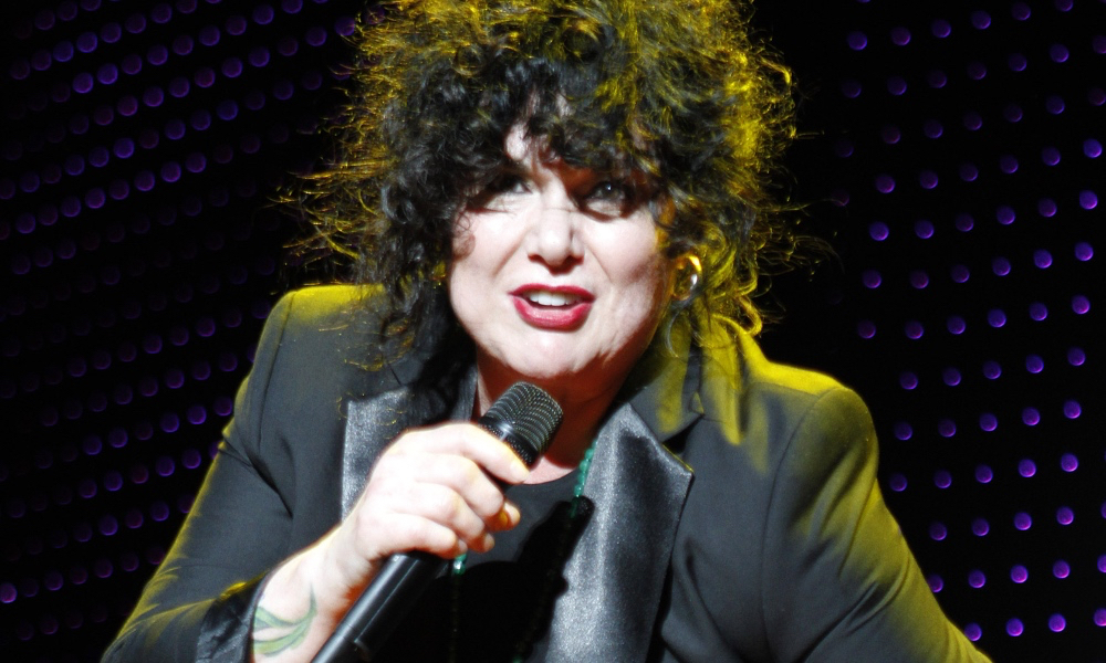 Heart's Ann Wilson blasts Facebook after fake AI photos fool fans ...