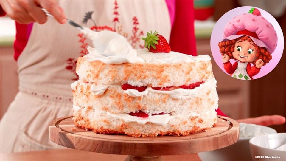 Strawberry Shortcake gets a berry modern redesign that's baked into her ...