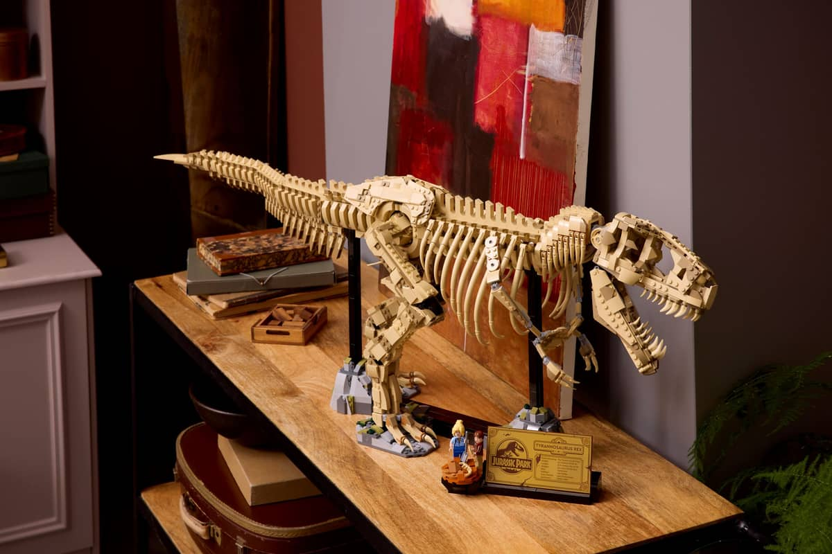 LEGO turns the Tyrannosaurus rex into a striking museum-style fossil ...
