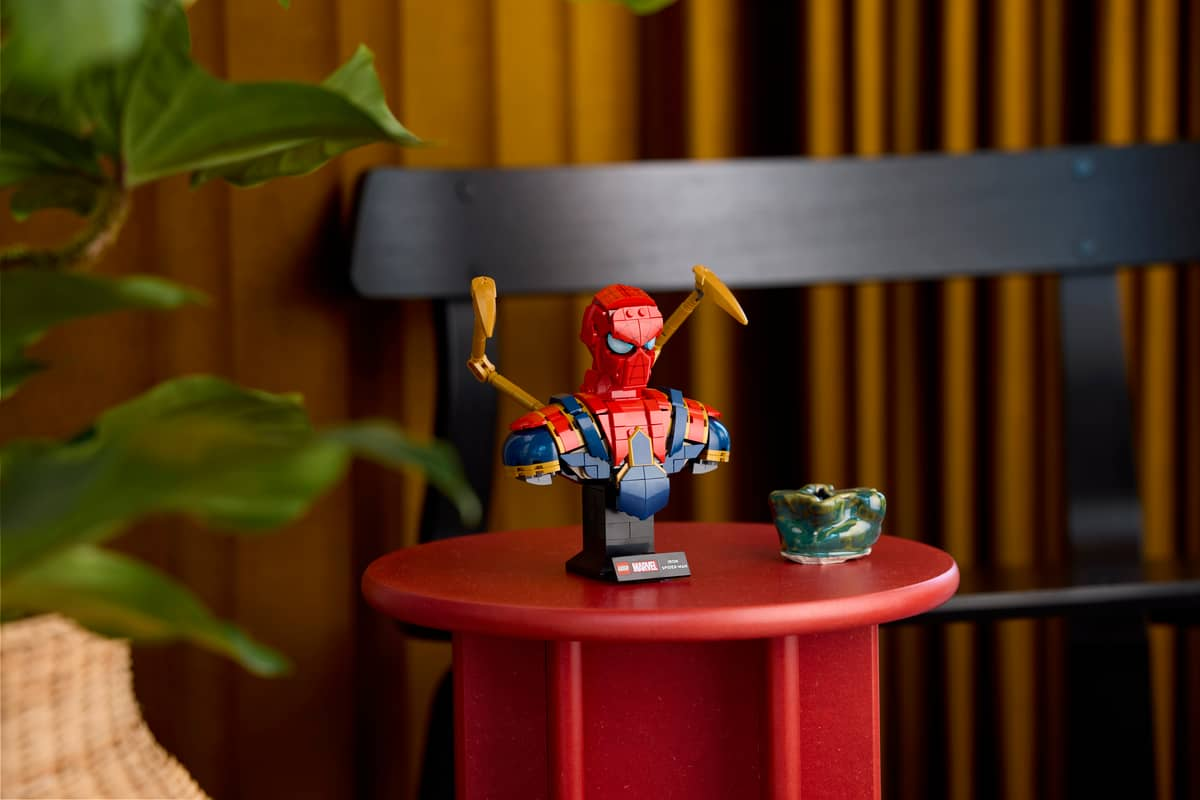 LEGO turns 'Iron Spider-Man' into a brick-built showpiece packed with ...
