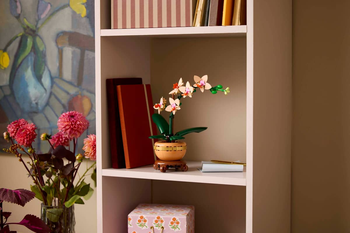 LEGO 'Mini Orchid' adds a small floral display to the Botanical line ...