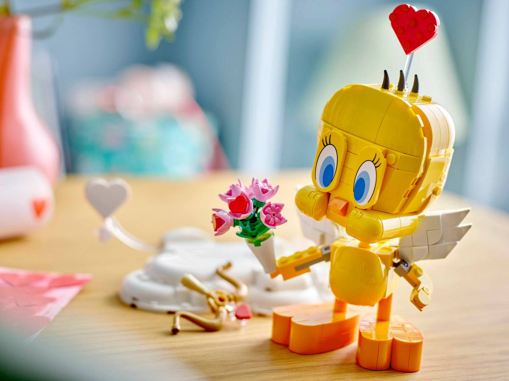 LEGO 'Sweetheart Tweety Bird' celebrates the Looney Tunes character ...