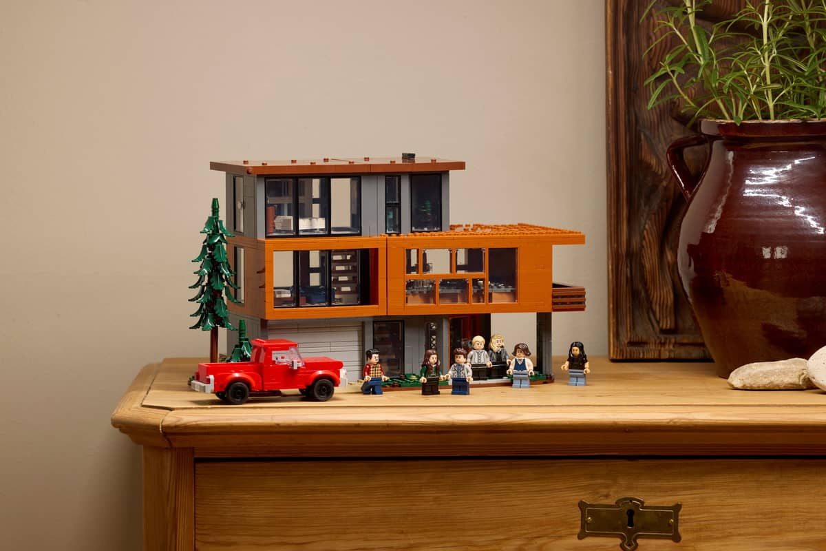 LEGO recreates Twilight's 'Cullen House' with a detailed build for fans ...