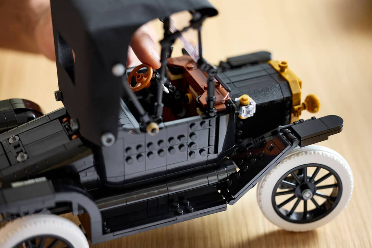 LEGO celebrates the 'Ford Model T' with a faithful model of the car ...