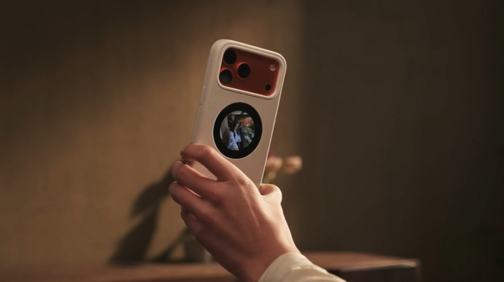 iPhone 17 Pro Max case adds a built-in mirror system for hands-free ...