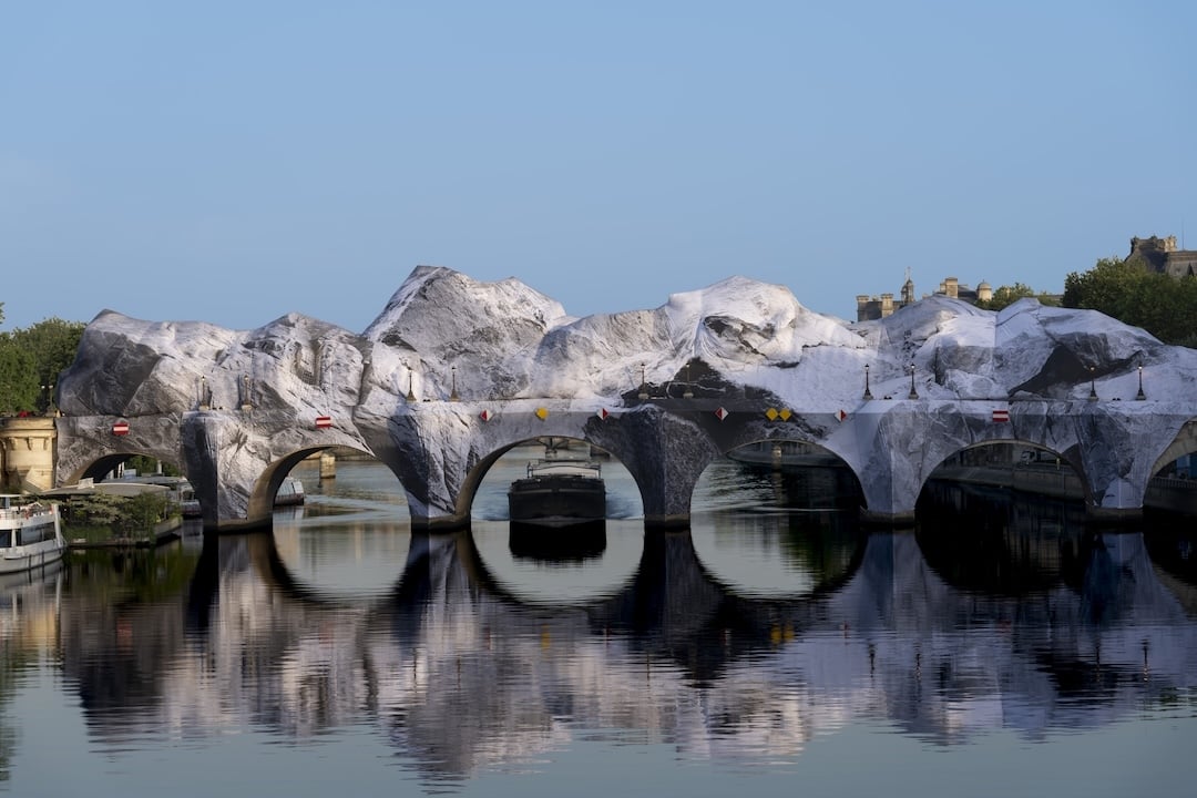 JR transforms Paris’ oldest bridge into a giant inflatable cave along ...