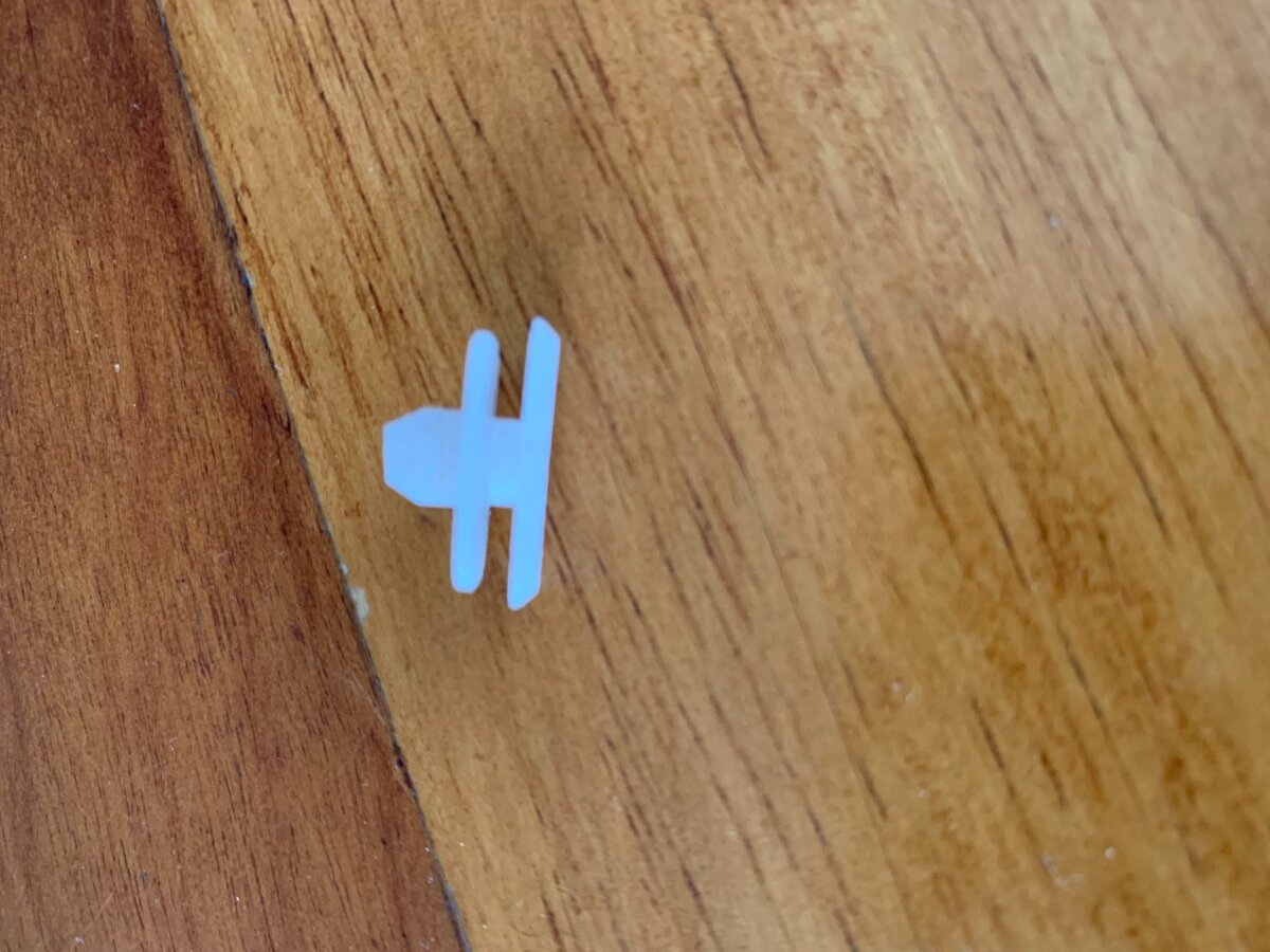 clips clip de fixation pour moulure de pare-brise Citroën C5 Aircross ...