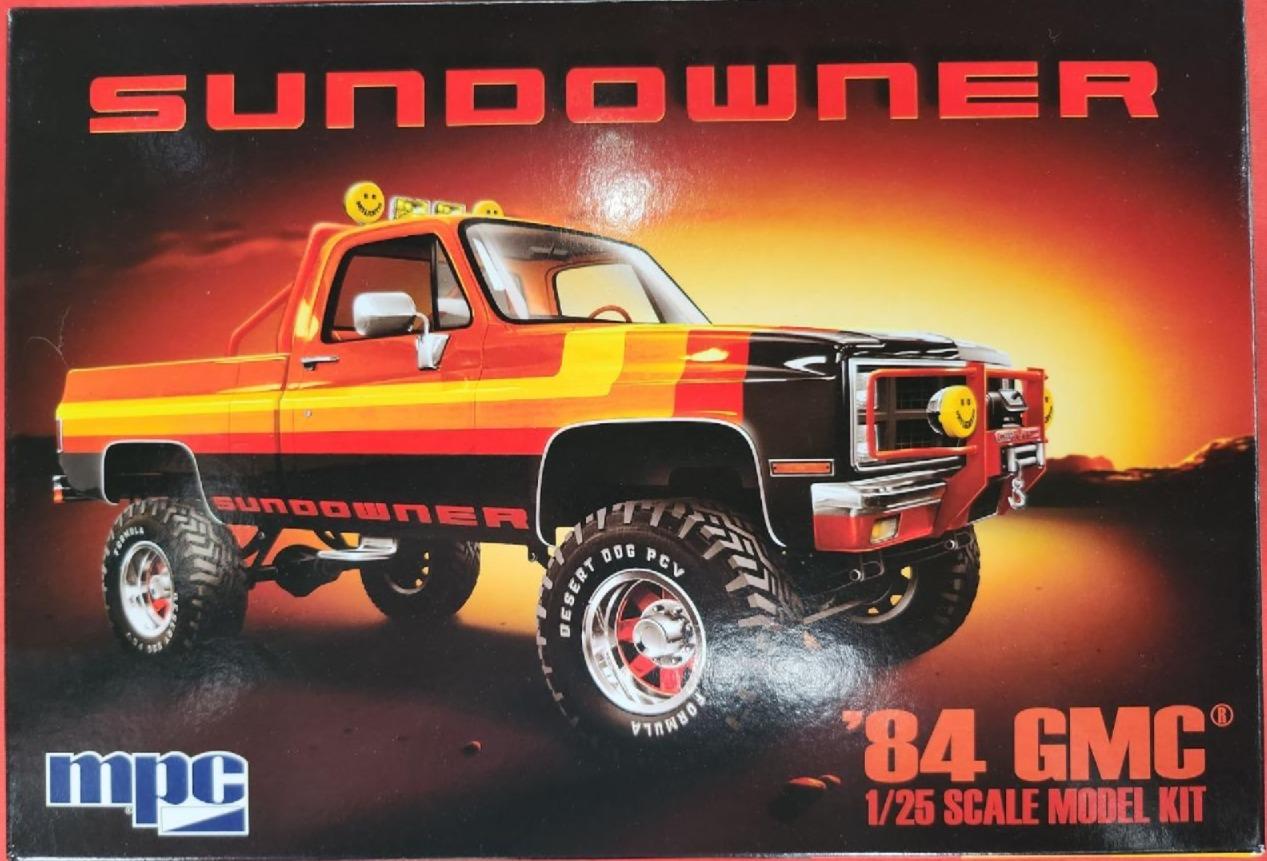 Walmart Exclusive MPC Sundowner 84 GMC - Truck Kit News & Reviews ...